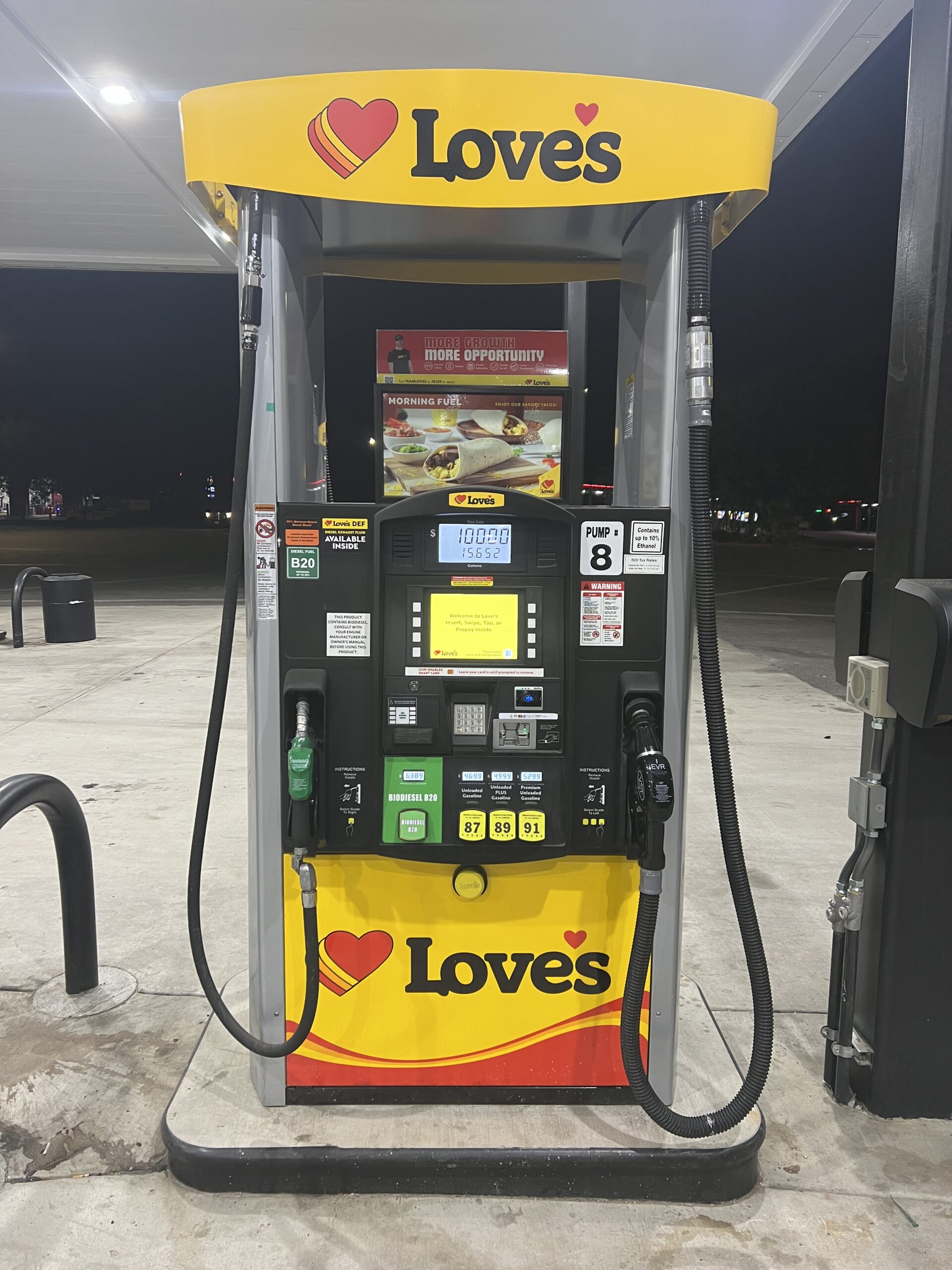 Love's Travel Stops or Buc-ee's: Choosing the 1 Perfect Pit Stop